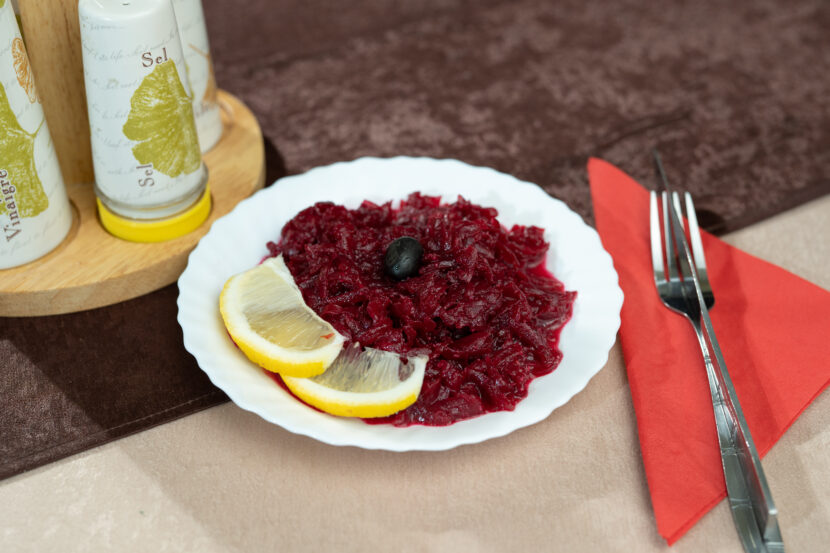 Salata de sfecla rosie cu hrean 200g – RESTAURANT MEDIEVAL
